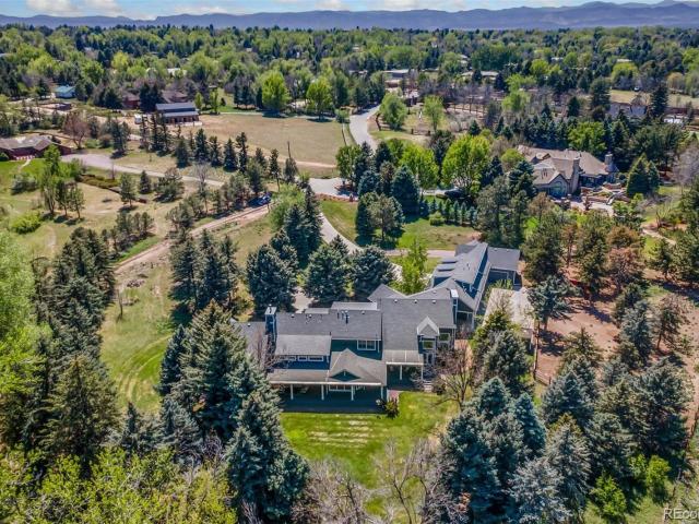 2627 E Willamette Lane