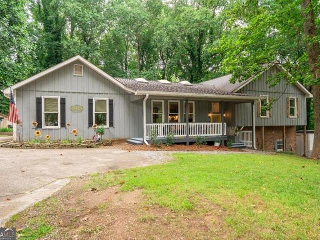 2627 Pinebrook Dr, Gainesville, GA 30506