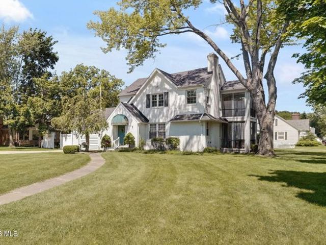 2627 River Rd, Maumee, OH 43537