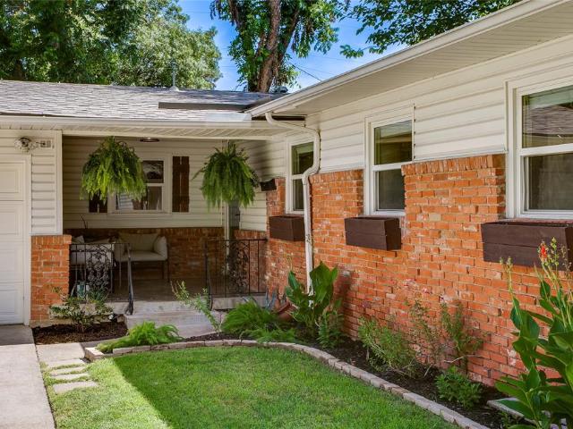 2627 W 10th Street