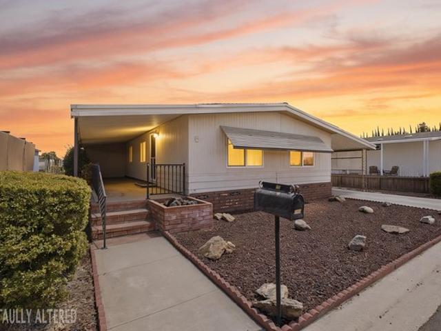 2627 W Midvalley Ave Spc 141, Visalia, CA 93277