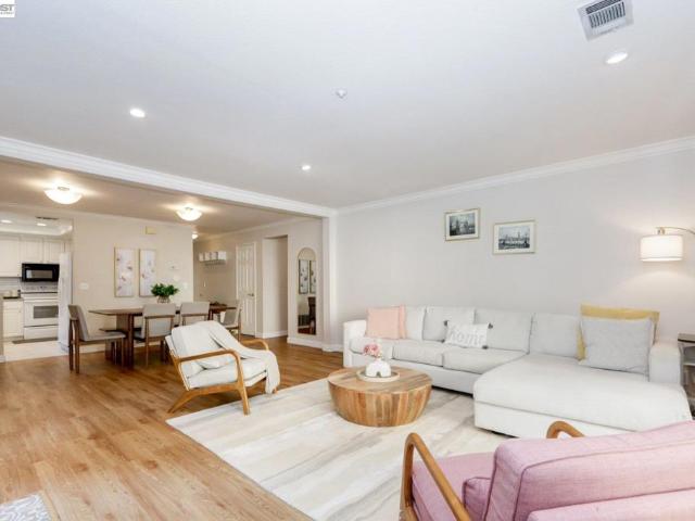 2627 Oak Rd A