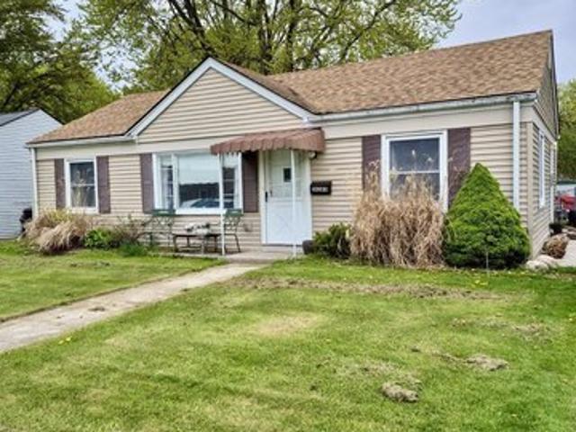 26285 Normandy St, Roseville, MI 48066