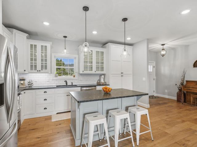 2628 E Farm Road 22