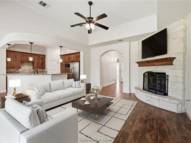 2628 Forest Oaks Drive