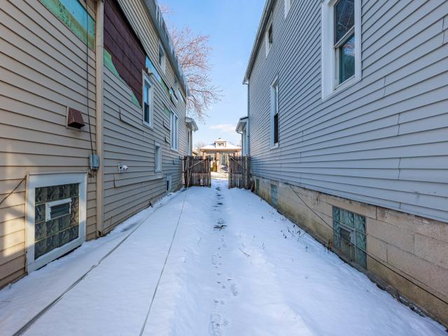 2628 S 58th Court