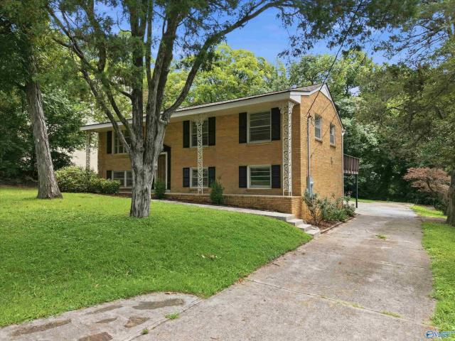 2628 Valley Brook Drive NE