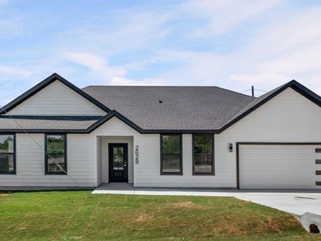 2628 White Rock Dr, Granbury, TX 76048