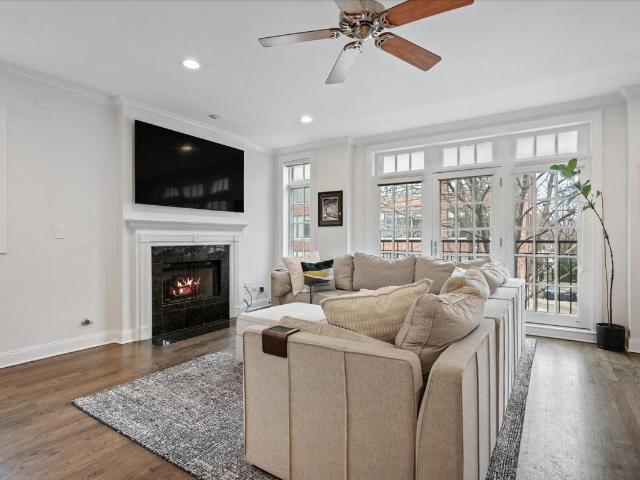 2629 N Southport Ave 2, Chicago, IL