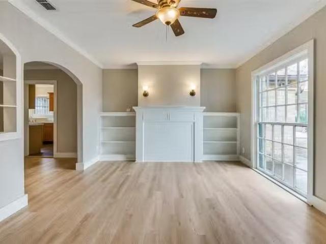 2629 Bowling Green Ave, Dallas, TX 75216