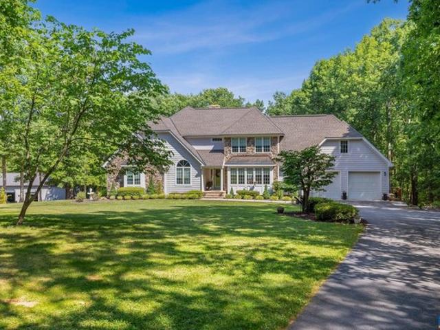 2629 Ducks Lake Ridge Rd, Scottsville, VA 24590
