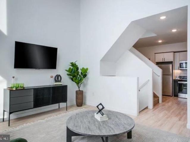 2629 W Girard Avenue # 9037