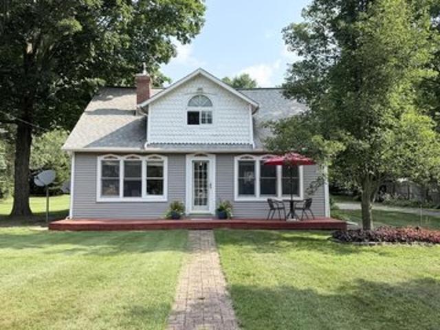 2620 Middle Lake Rd, Twin Lake, MI 49457
