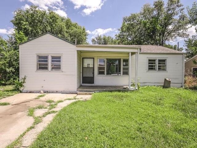 2620 N Poplar St, Wichita, KS 67219