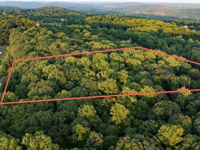 2620 Banko Ln, Hellertown, PA 18055