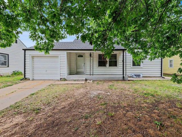 2620 S Santa Fe St, Wichita, KS 67216