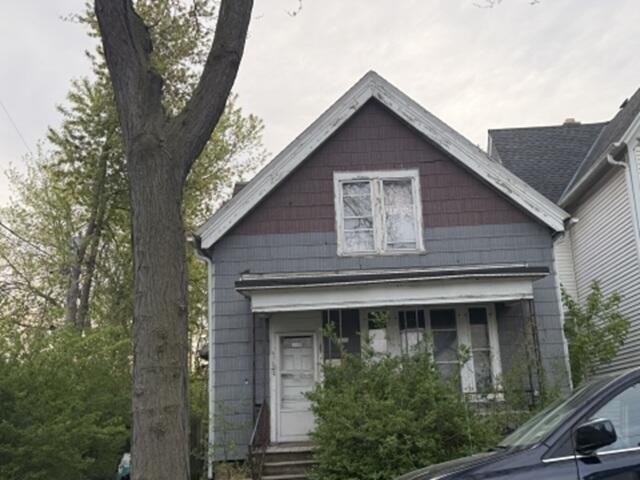 2620 S Pine Ave, Milwaukee, WI 53207