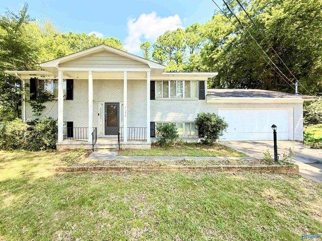 2620 Scenic View Dr NW, Huntsville, AL 35810