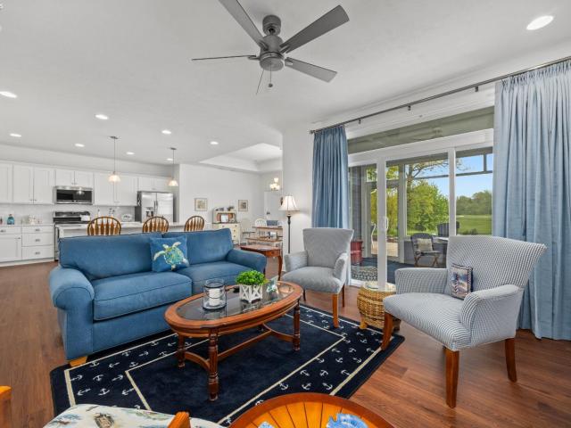 2621 Chateau Drive