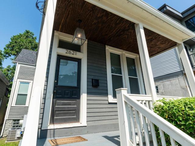 2621 Hackberry Street