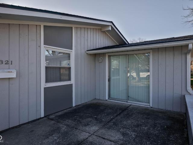 2621 Hillside Avenue
