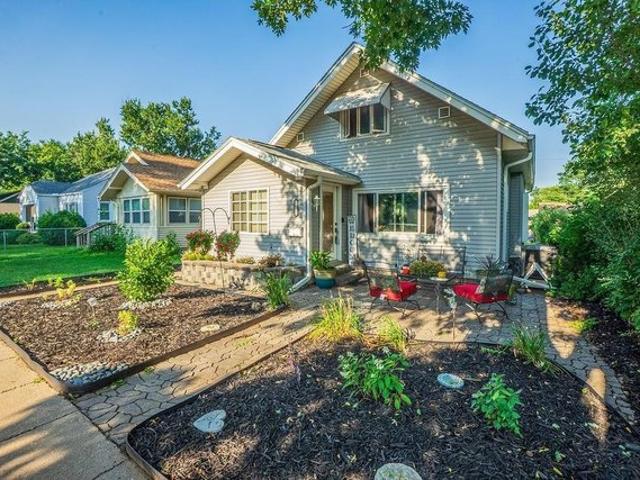 2621 S Cedar St, Sioux City, IA 51106