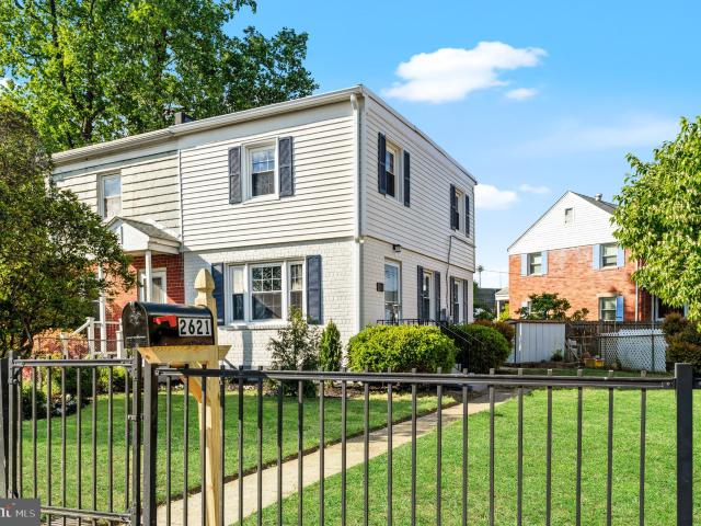 2621 S Four Mile Run Dr, Arlington, VA 22206 | MLS #VAAR2072 | Compass