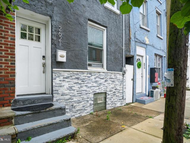 2621 Salmon St, Philadelphia, PA 19125 | MLS #PAPH2588 | Compass