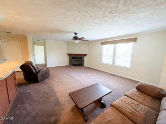 2621 Von Hill Road
