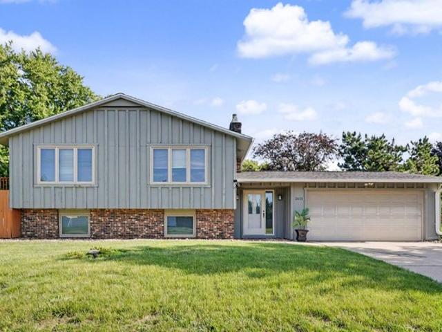 2621 W 4th St, Cedar Falls, IA 50613