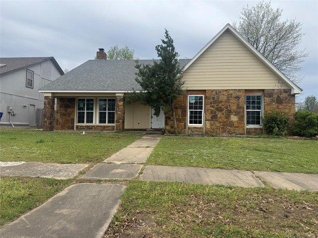 2621 W Vandalia St, Broken Arrow, OK 74012