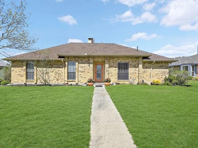 2621 Winterlake Dr, Carrollton, TX 75006
