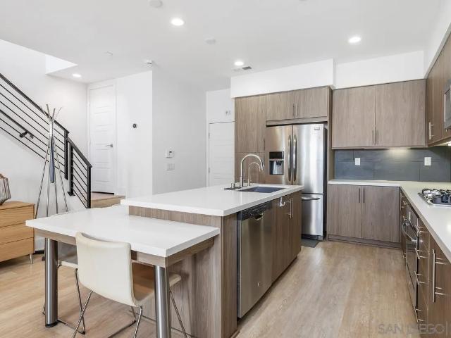 2622 Aperture Cir