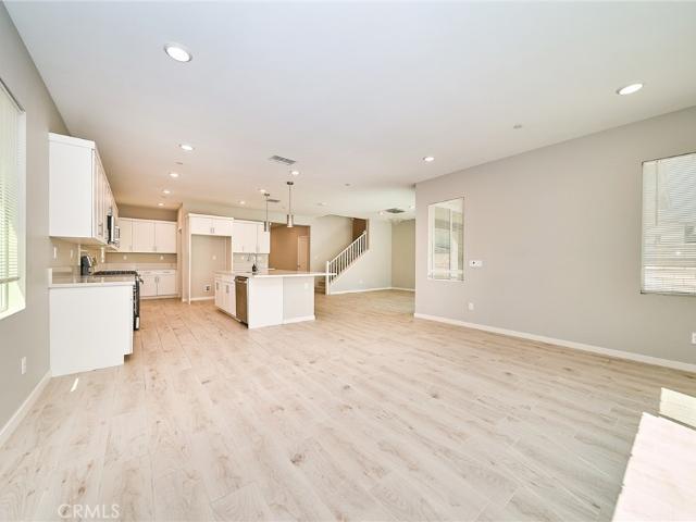 2622 E Embry Lane