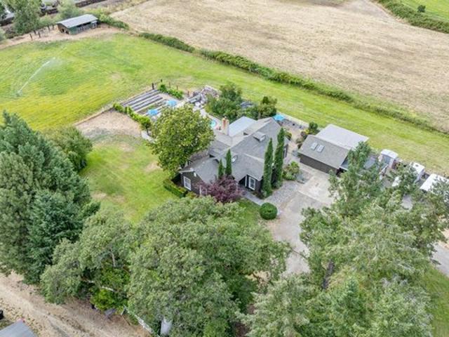 2622 Eric Ave, Central Point, OR 97502
