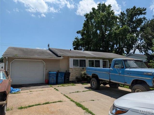 2622 Pontoon Rd, Granite City, IL 62040