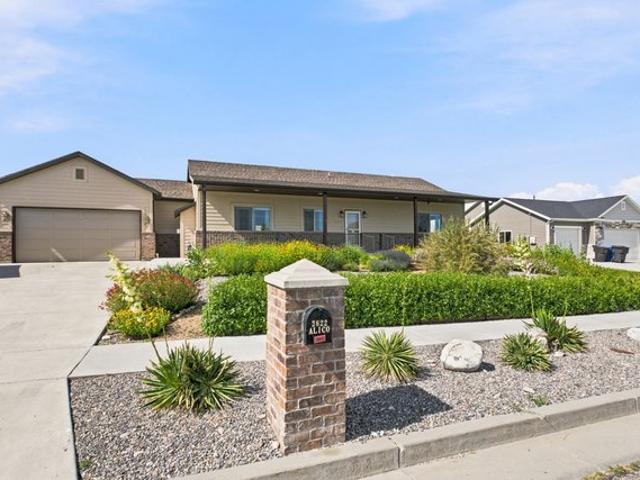 2622 W Valley View Dr, Tremonton, UT 84337