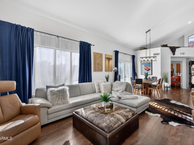 2623 n carriage lane