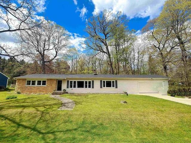 2623 Oakcrest Dr, Neenah, WI 54956