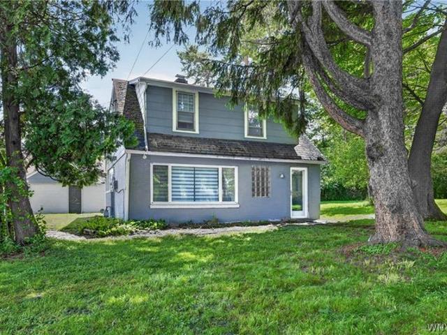2623 Hakanaw Ave, Hamburg, NY 14075