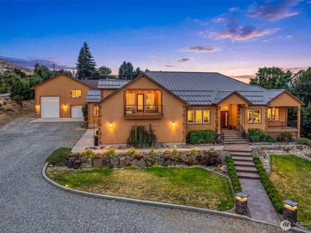 262 42nd Ct NW, East Wenatchee, WA 98802