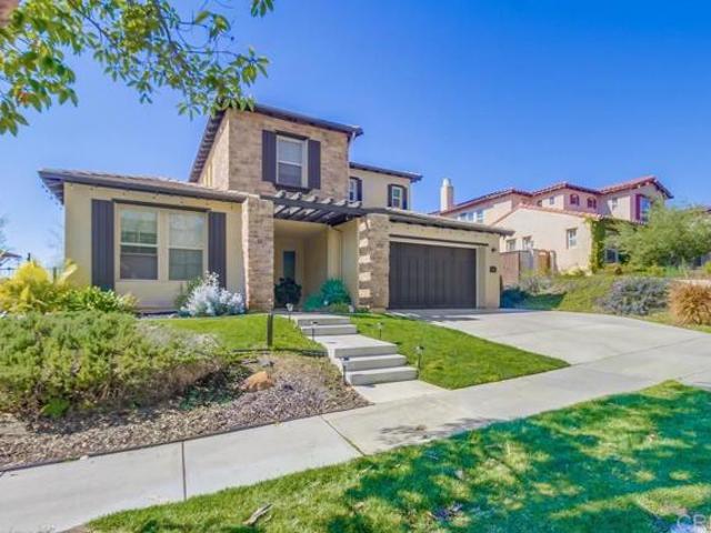 262 Avenida Loretta