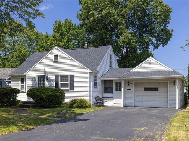 262 Bancroft Dr, Rochester, NY 14616
