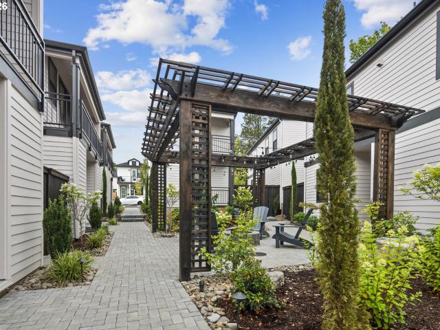 262 g ave