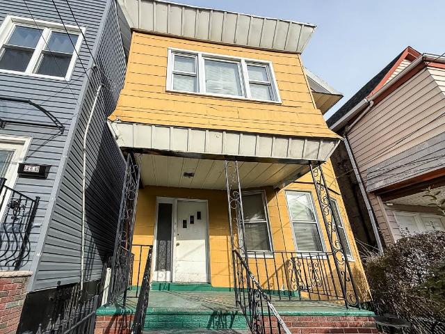 262 Grant Ave