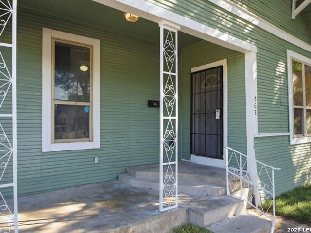 262 E Southcross Blvd
