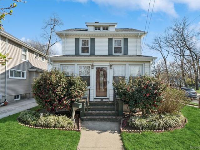 262 Floral Blvd, Floral Park, NY 11001