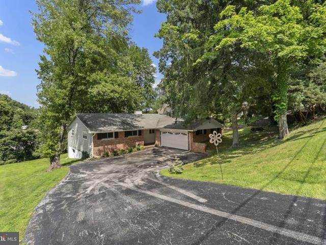 262 Lantern Ln, Gulph Mills, PA 19428