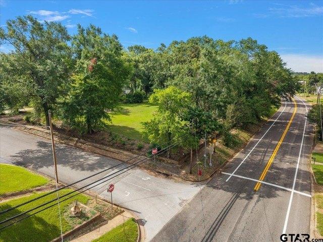 262 N Henderson St, Rusk, TX 75785