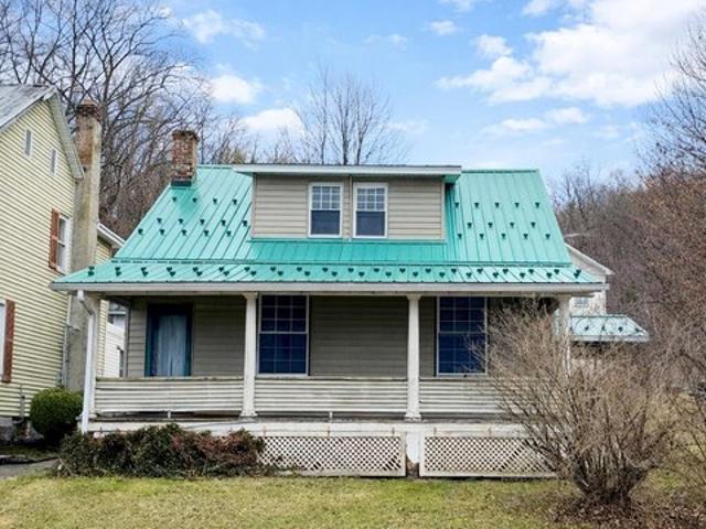 262 N Main St, Herndon, PA 17830